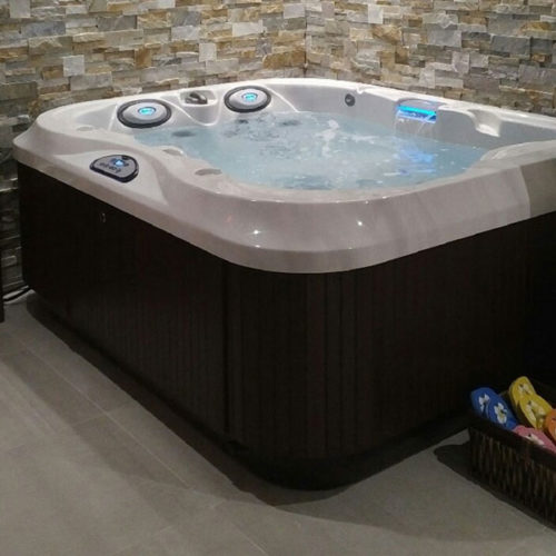 Jacuzzi® J-325™ Hot Tub (4-5 person) - Firehouse